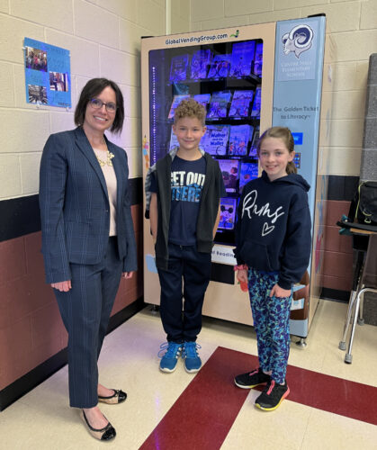 DOE secretary visits Centre Hall Elementary; hears about Random Acts of ...